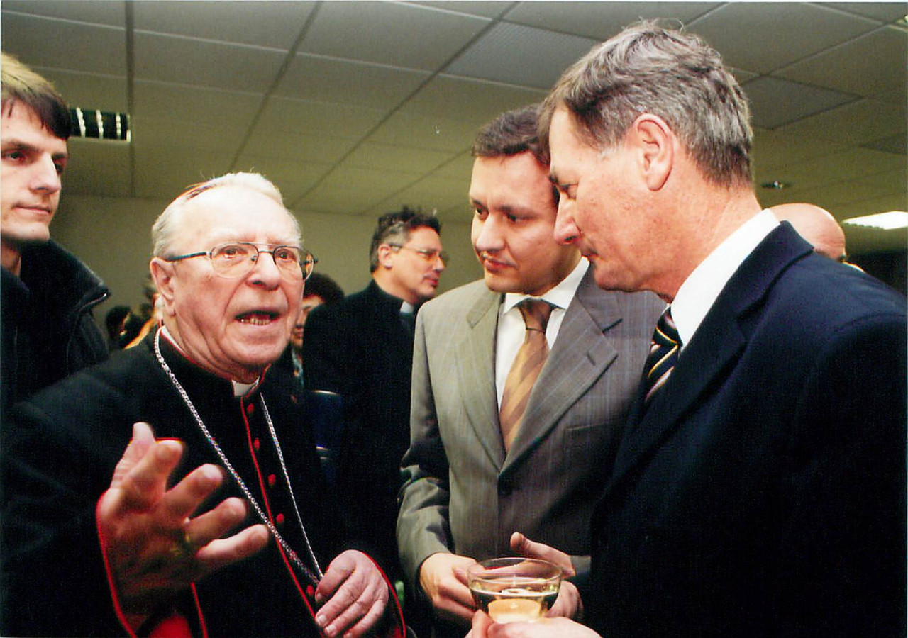 Kardinál Korec: Kresťanstvo nás robí ľuďmi | Trnavská univerzita v ...