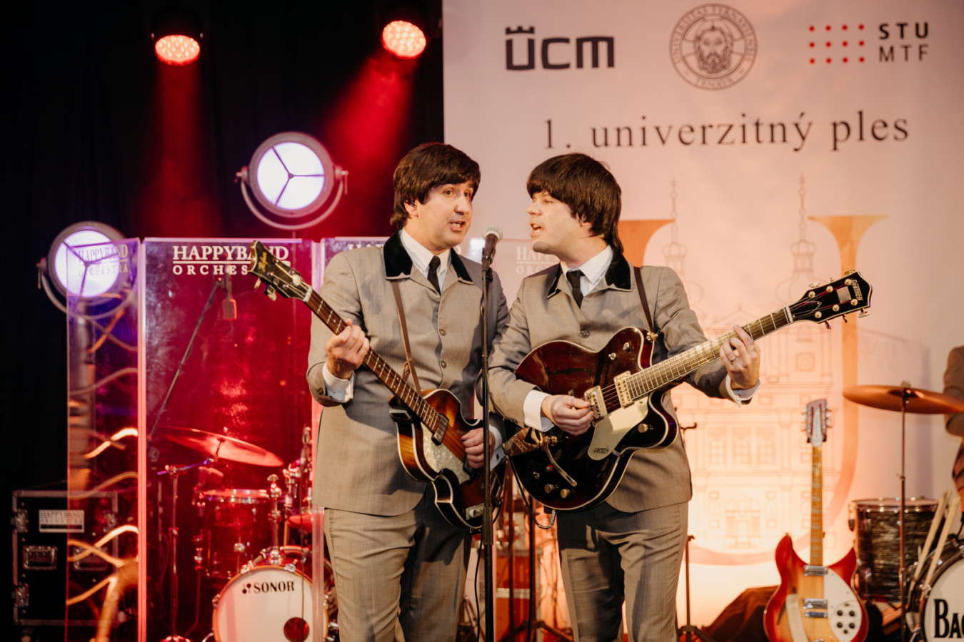 Uskutočnil sa prvý spoločný ples trnavských univerzít | Trnavská ...