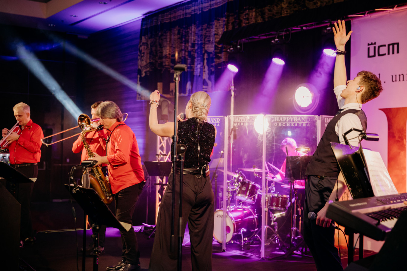 Uskutočnil sa prvý spoločný ples trnavských univerzít | Trnavská ...